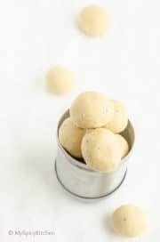 Nethichamili (Neichen) Muddalu ~ Rice Flour Laddu - MySpicyKitchen